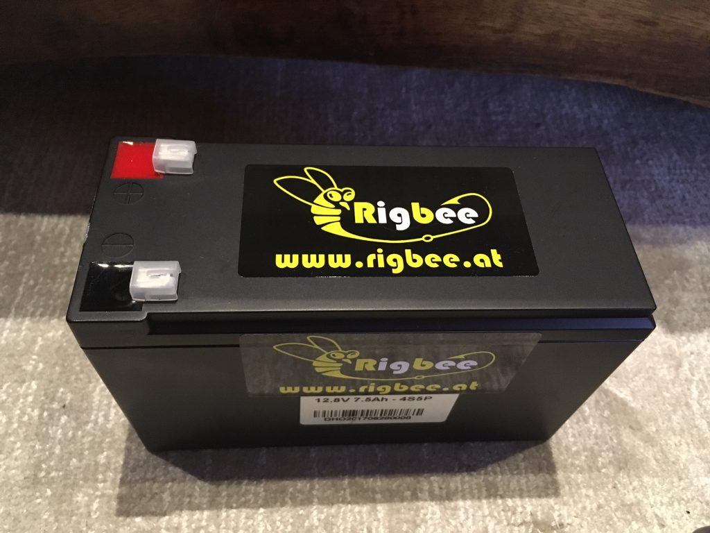Rigbee Ladestation (Powerbank) mit LiFePo4 Akku 12V 18Ah – RigBee